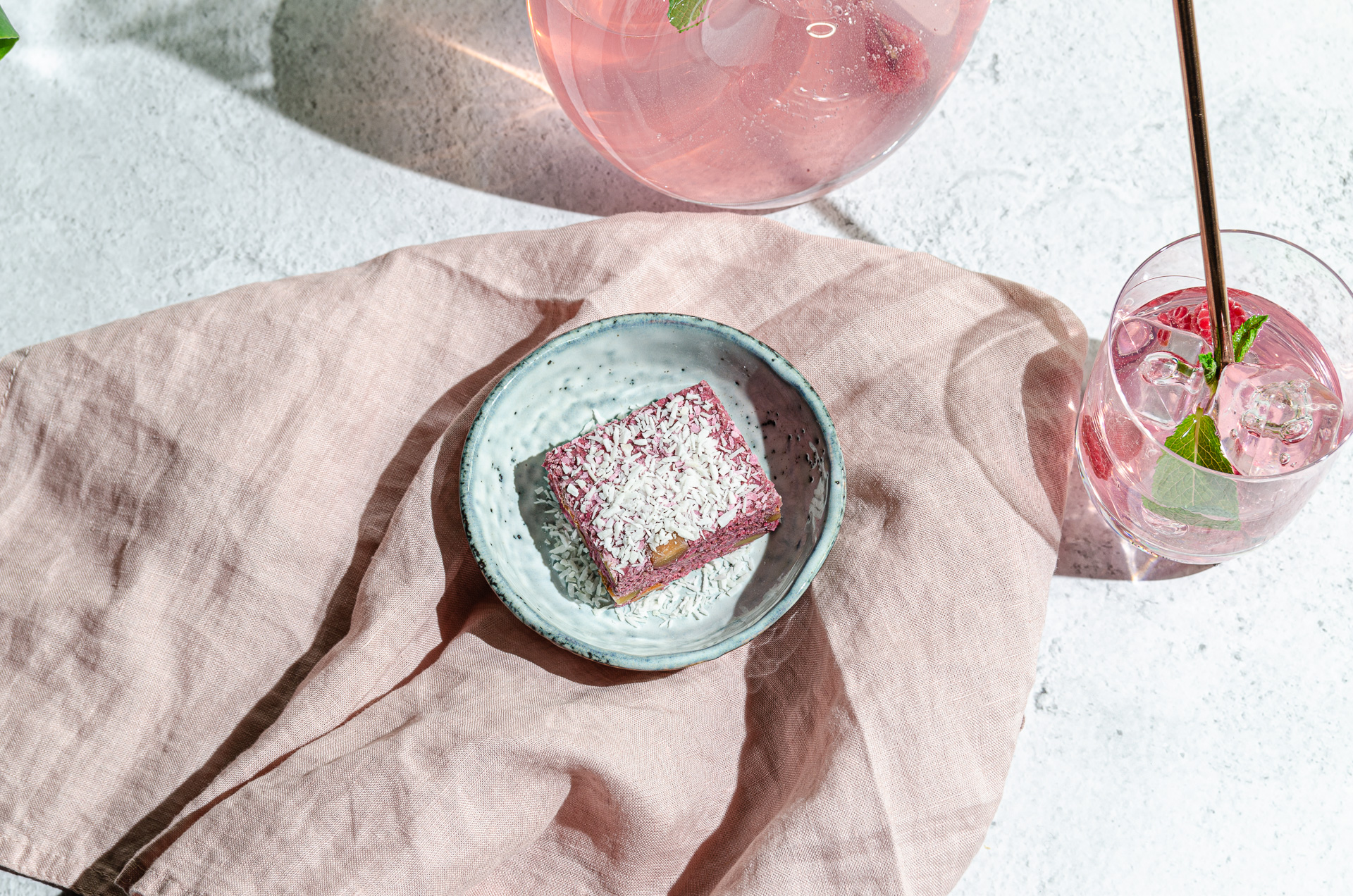 Mandelbar med hallon & lakrits - Matlåda från Svarta Lådan