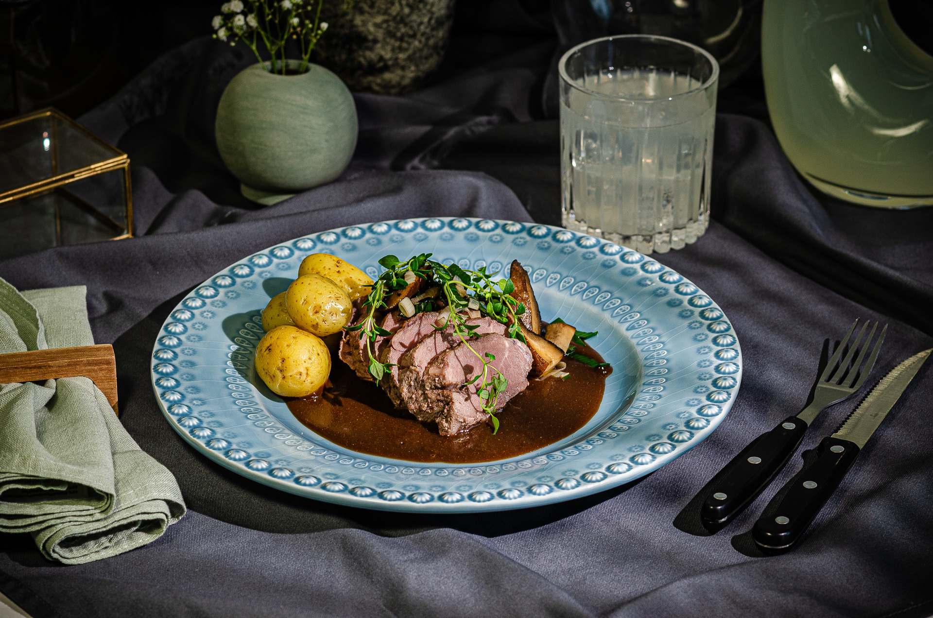 Lammrostbiff med portabello - Matlåda från Svarta Lådan